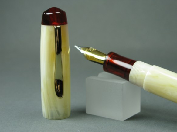 Custom Muse in Ruby Tortoise and Alabaster Swirl | Scriptorium Pens